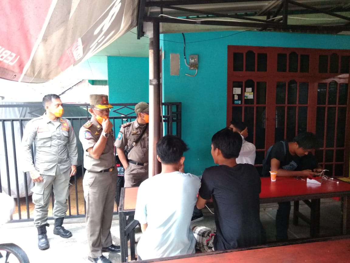 Belasan Pelajar Diciduk Satpol PP saat Nongkrong di Warkop dan Taman - Kayantara.com